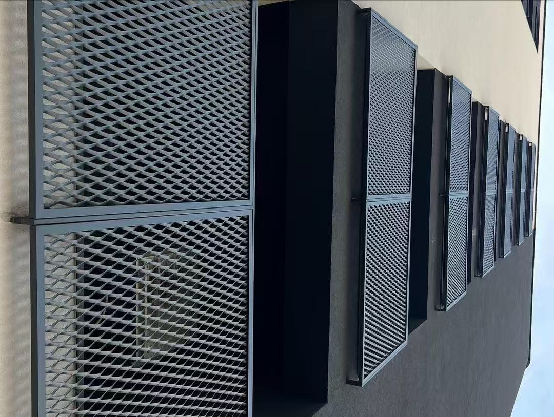 Grey large mesh curtain wall decorative mesh